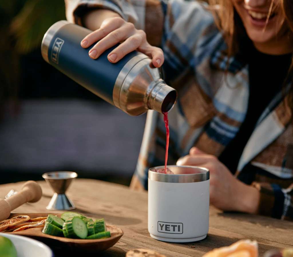 YETI Rambler 20oz Cocktail Shaker - Camp Green - TackleDirect